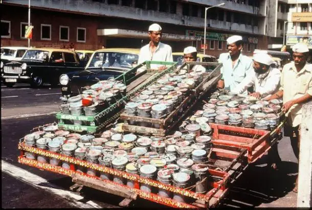 Dabbawalas: Conoce cómo funcionan y porqué son impresionantes.